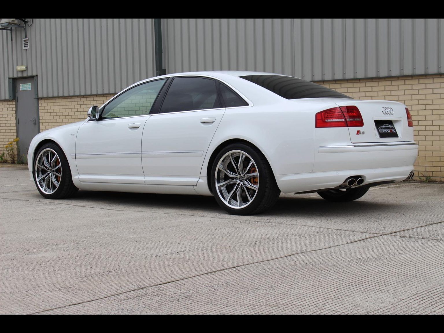 2008 Audi S8 V10 5.2L Low Miles In White Grade 4 - JM Imports